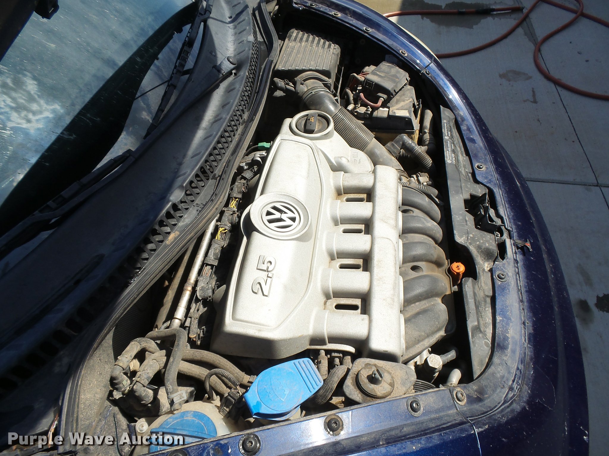 2006 Volkswagen New Beetle in Sublette, KS | Item DC3989 sold | Purple Wave