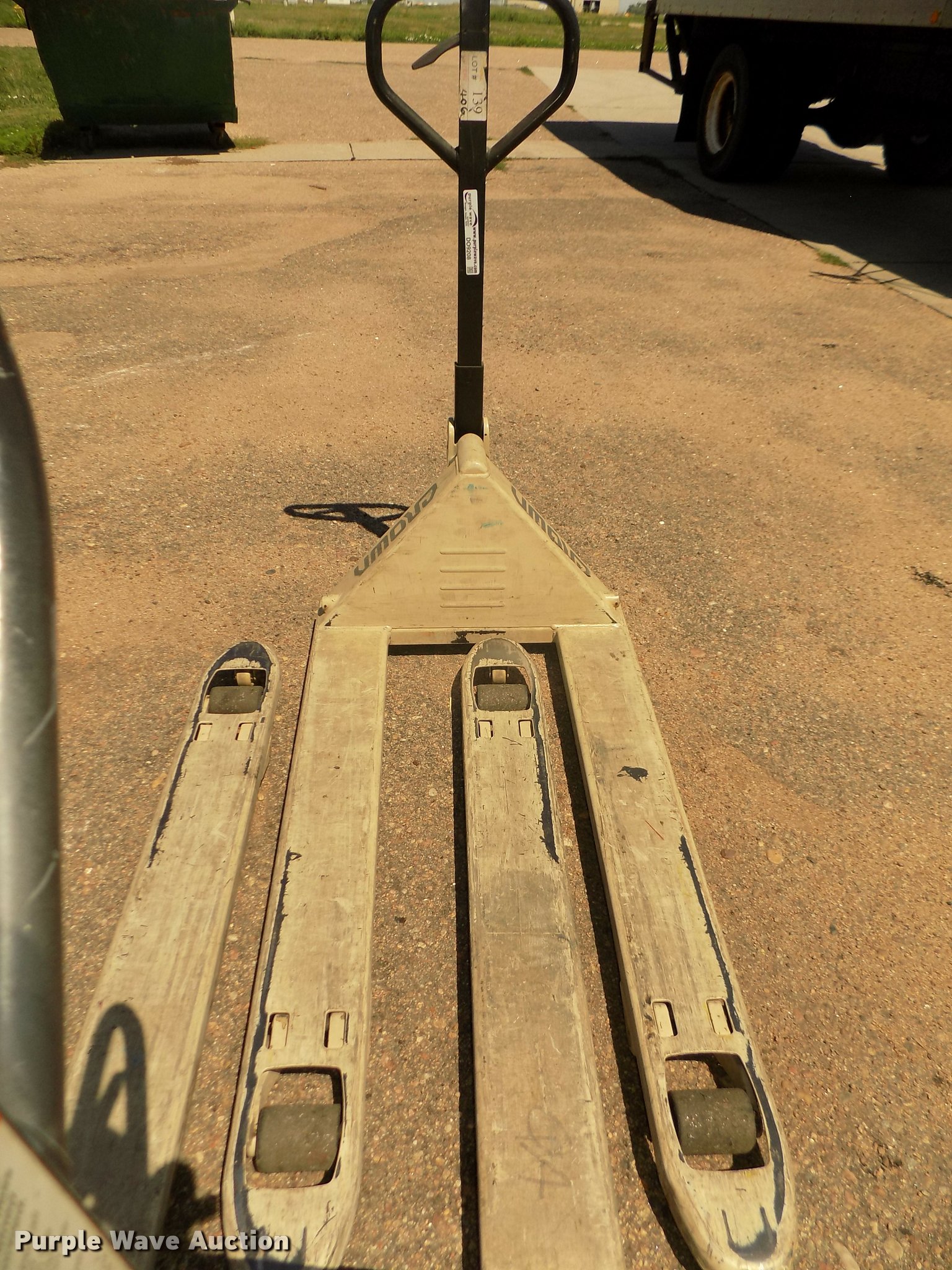 (2) Crown PTH50 pallet jacks in Grand Island, NE | Item DO9208 sold ...