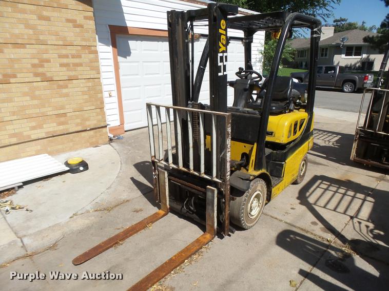 Yale GLP040 forklift in Dodge City, KS | Item DB2732 sold | Purple Wave