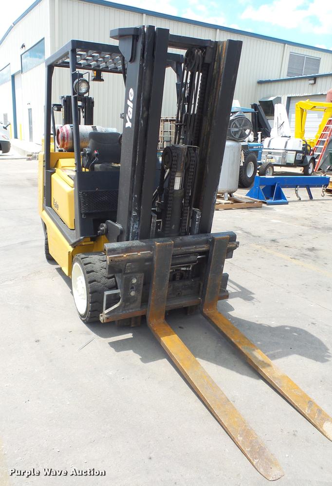 Yale GLC080 forklift in Manhattan, KS | Item DA1734 sold | Purple Wave