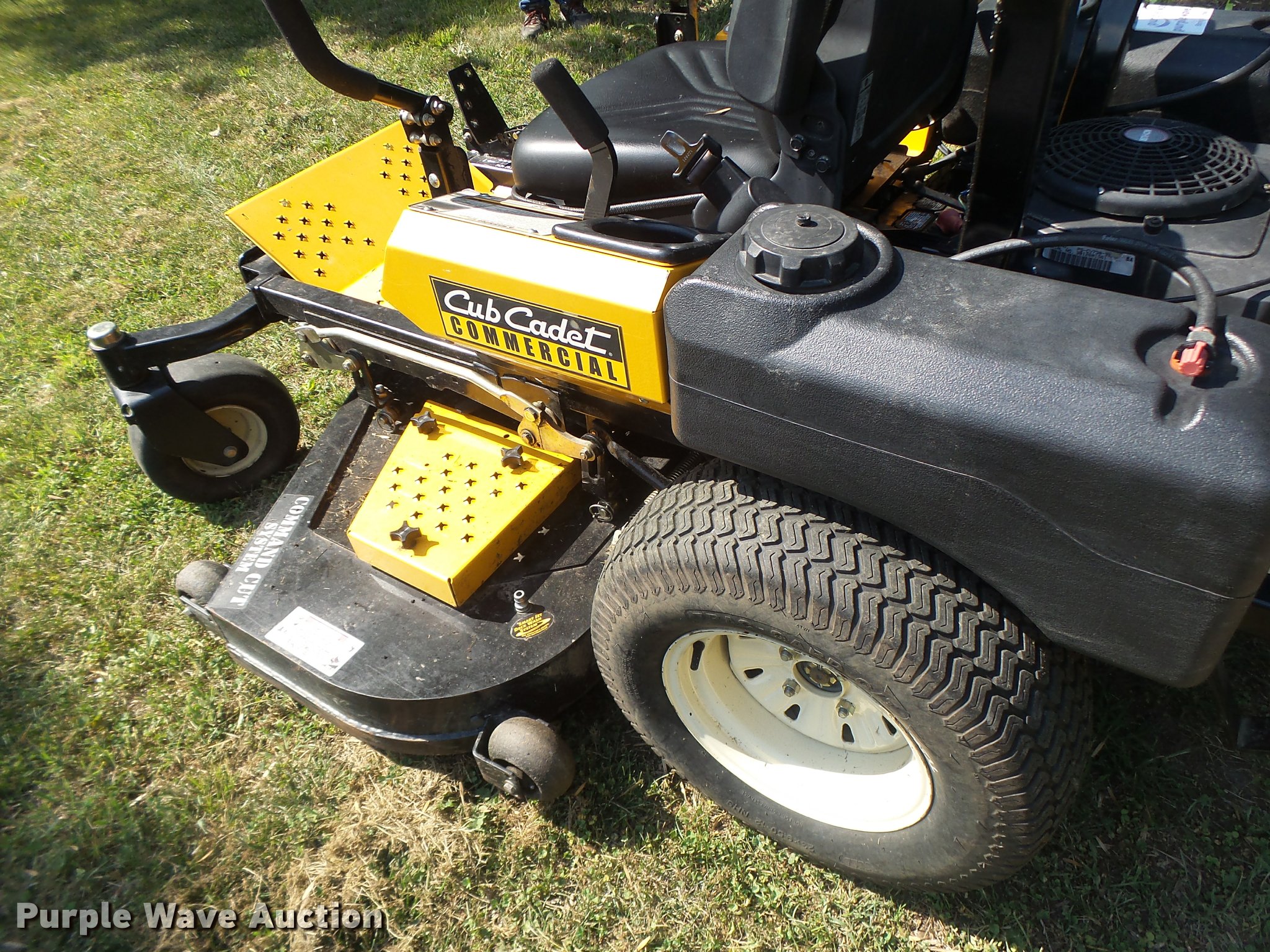 Cub Cadet Commercial Recon ZTR lawn mower in Lathrop, MO | Item DB5837 ...