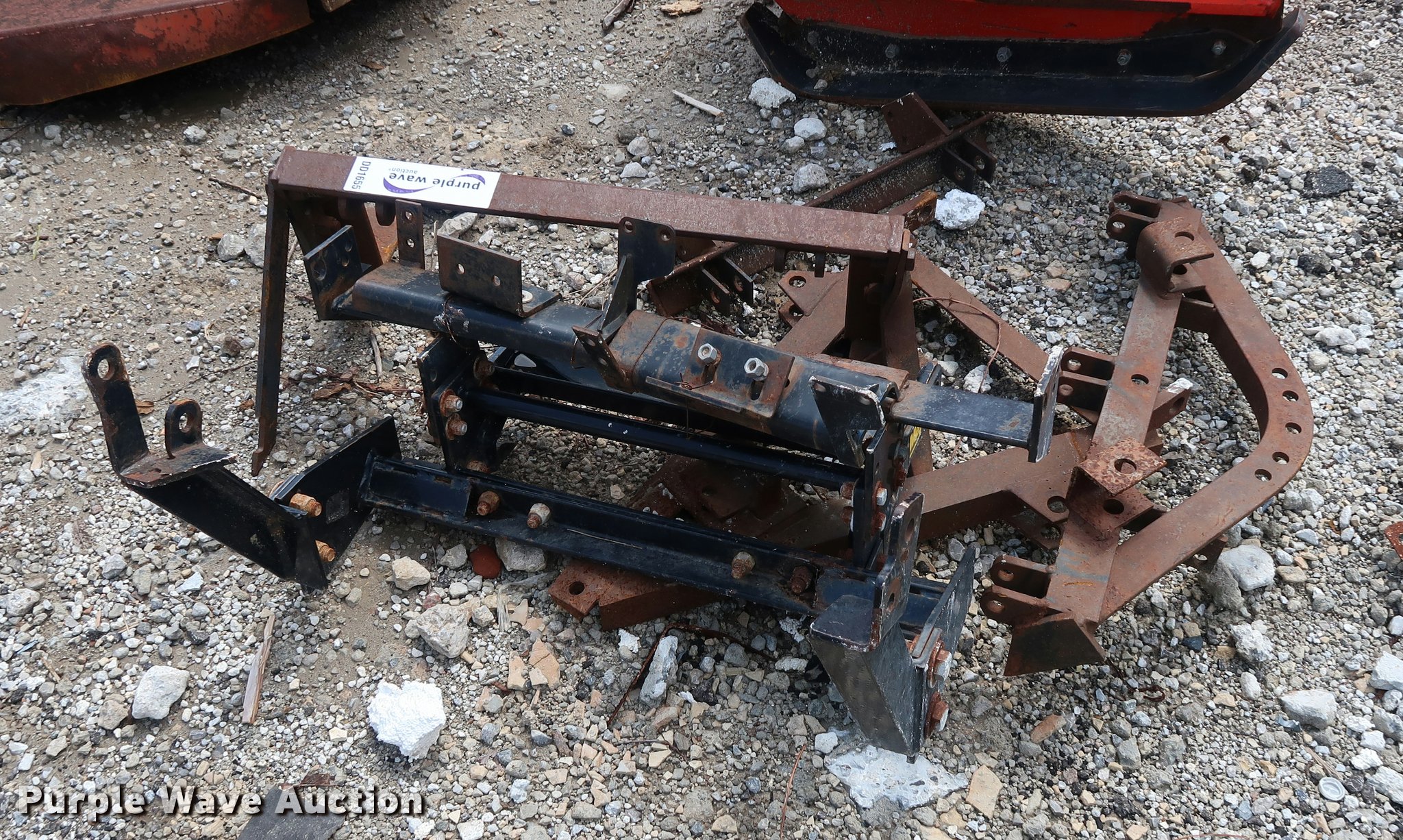 Snow plow frame in Sibley, MO | Item DD1655 sold | Purple Wave