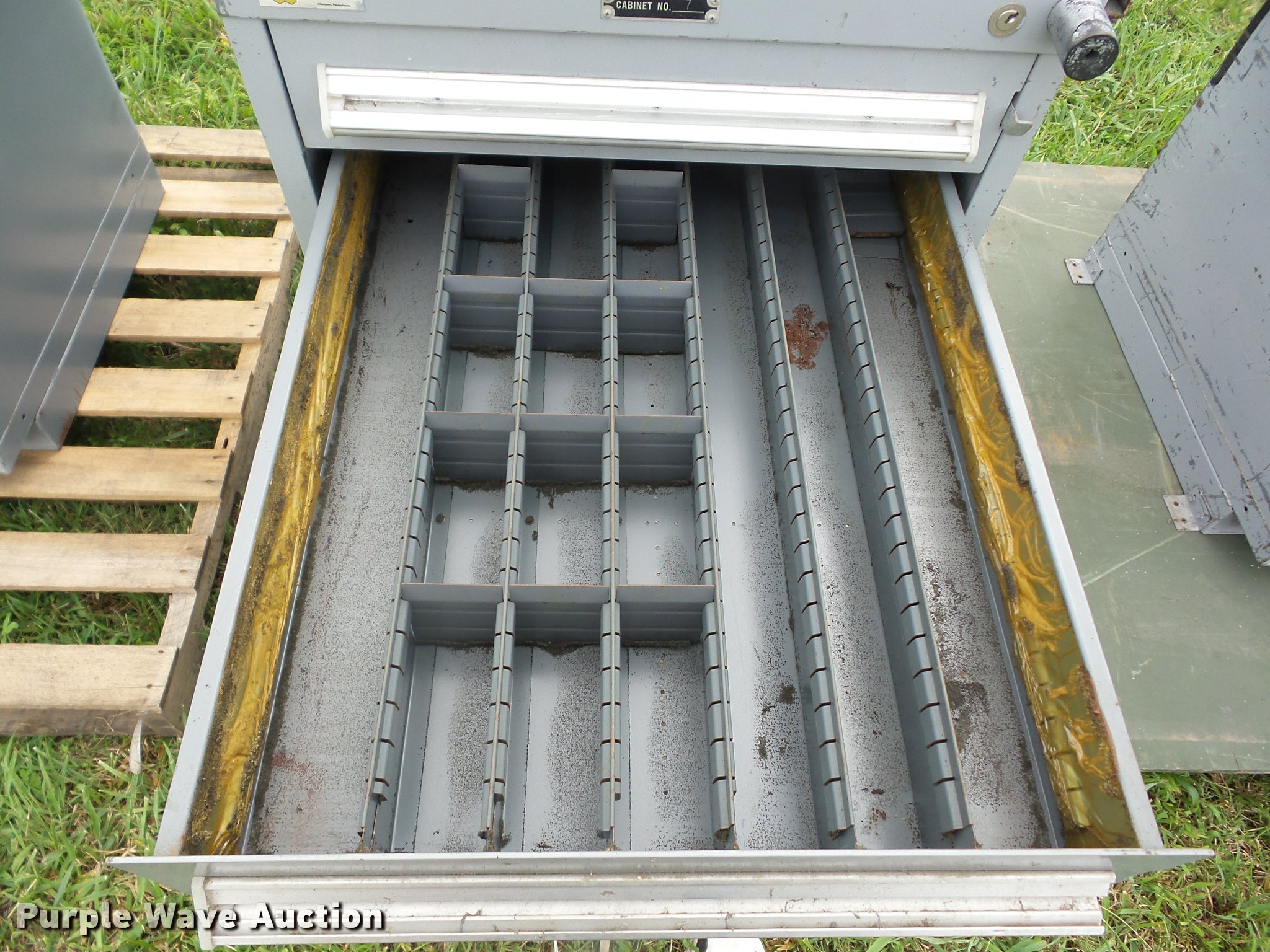 (4) Stanley Vidmar metal storage cabinets in Edna, KS | Item K6419 sold ...