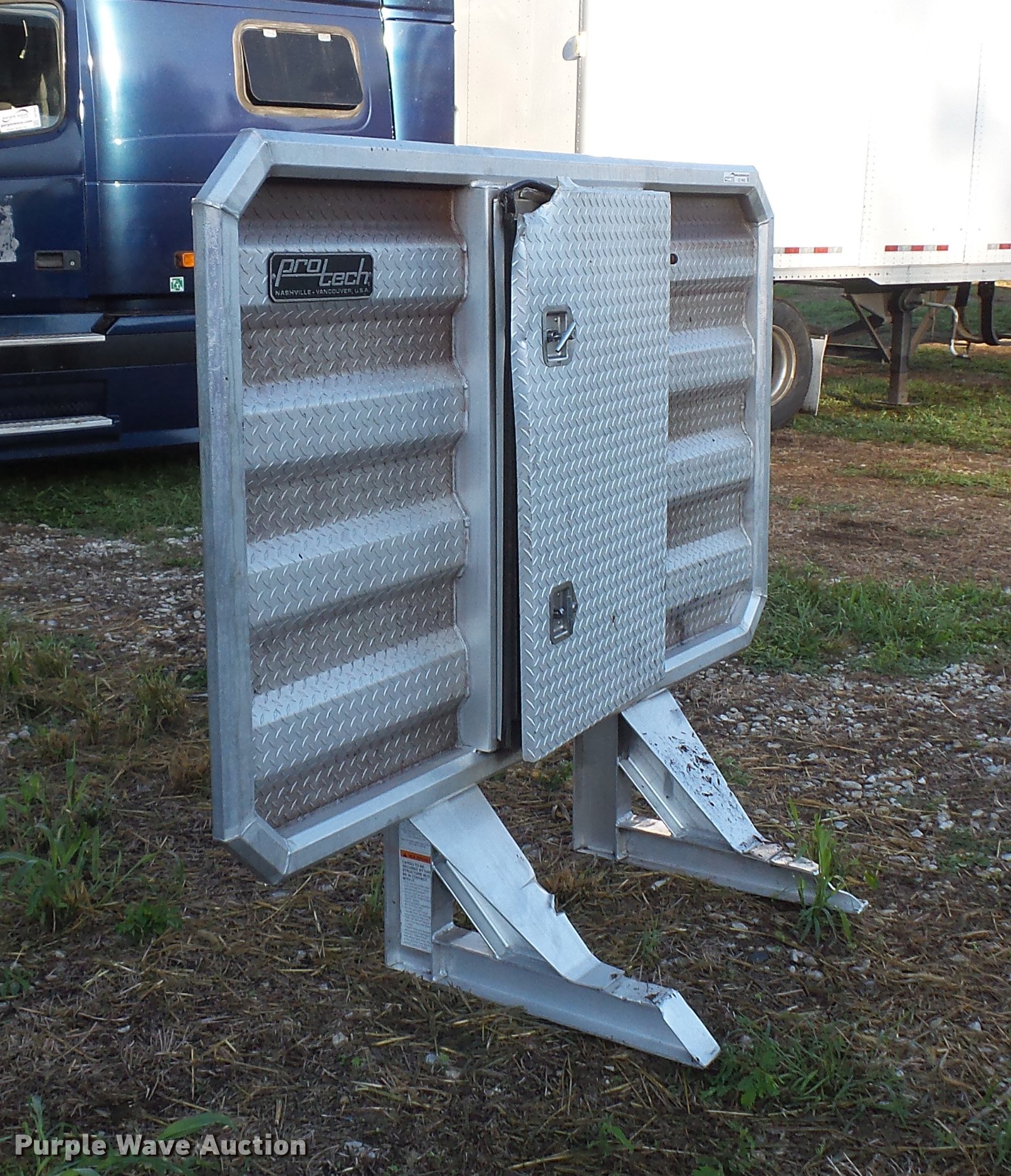Protech aluminum headache rack in Imperial, MO | Item CC9602 sold ...