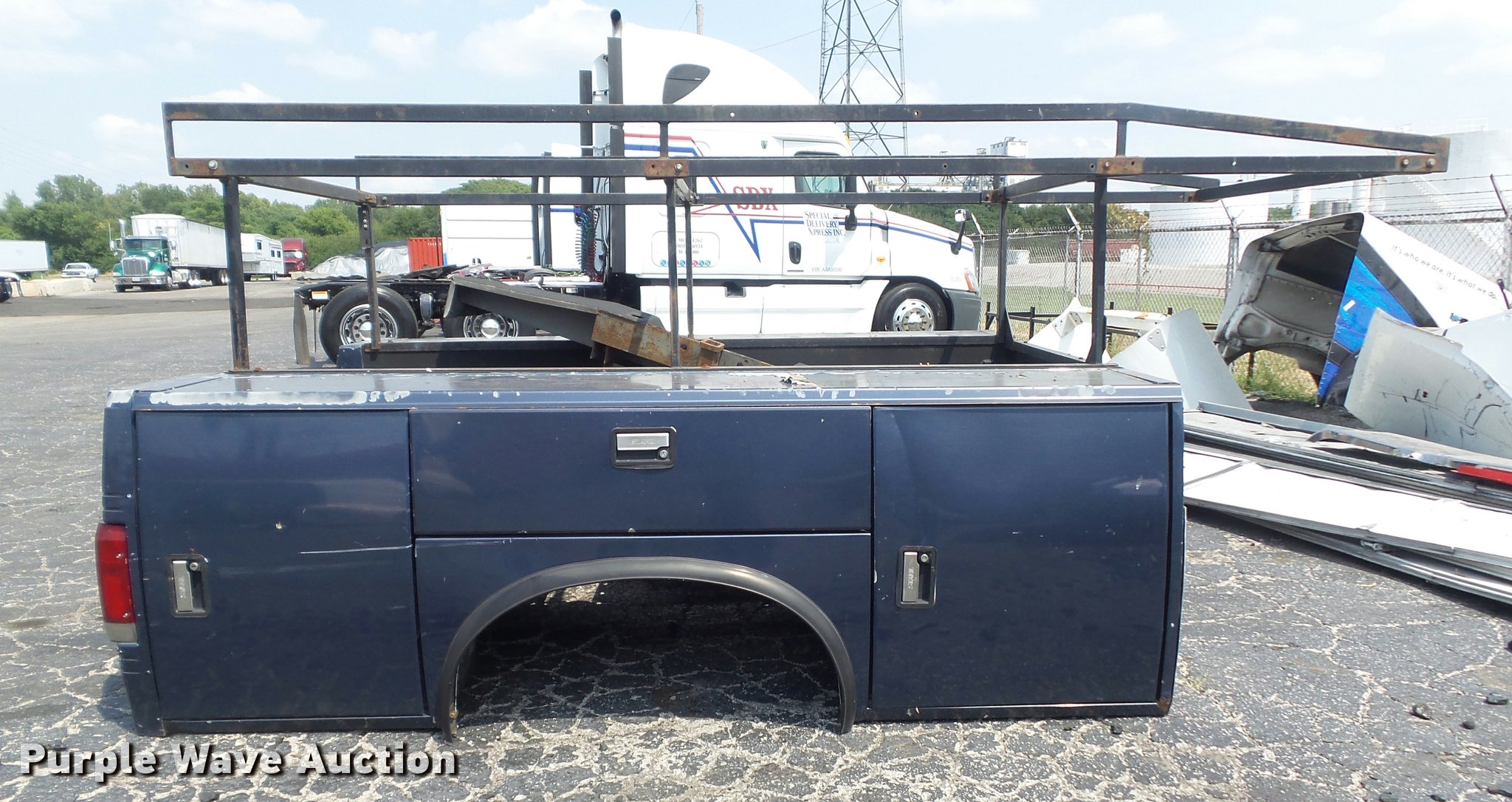 Stahl Grand Challenger utility bed in St. Louis, MO | Item DB6494 sold ...