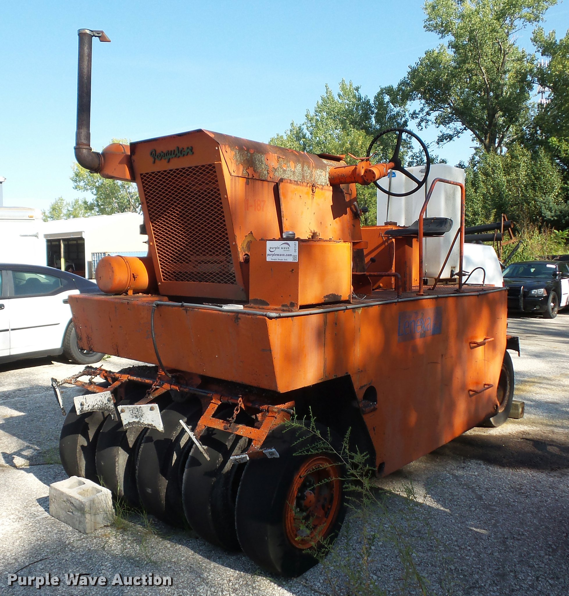 Ferguson pneumatic roller in Lenexa, KS | Item DD1597 sold | Purple Wave