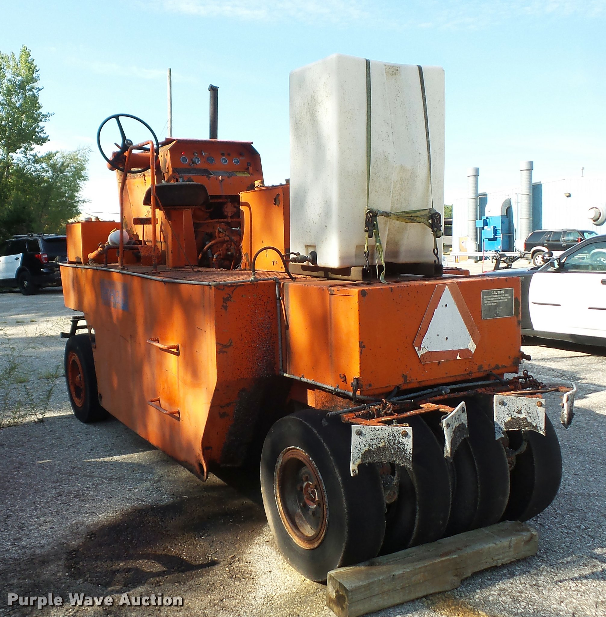 Ferguson pneumatic roller in Lenexa, KS | Item DD1597 sold | Purple Wave