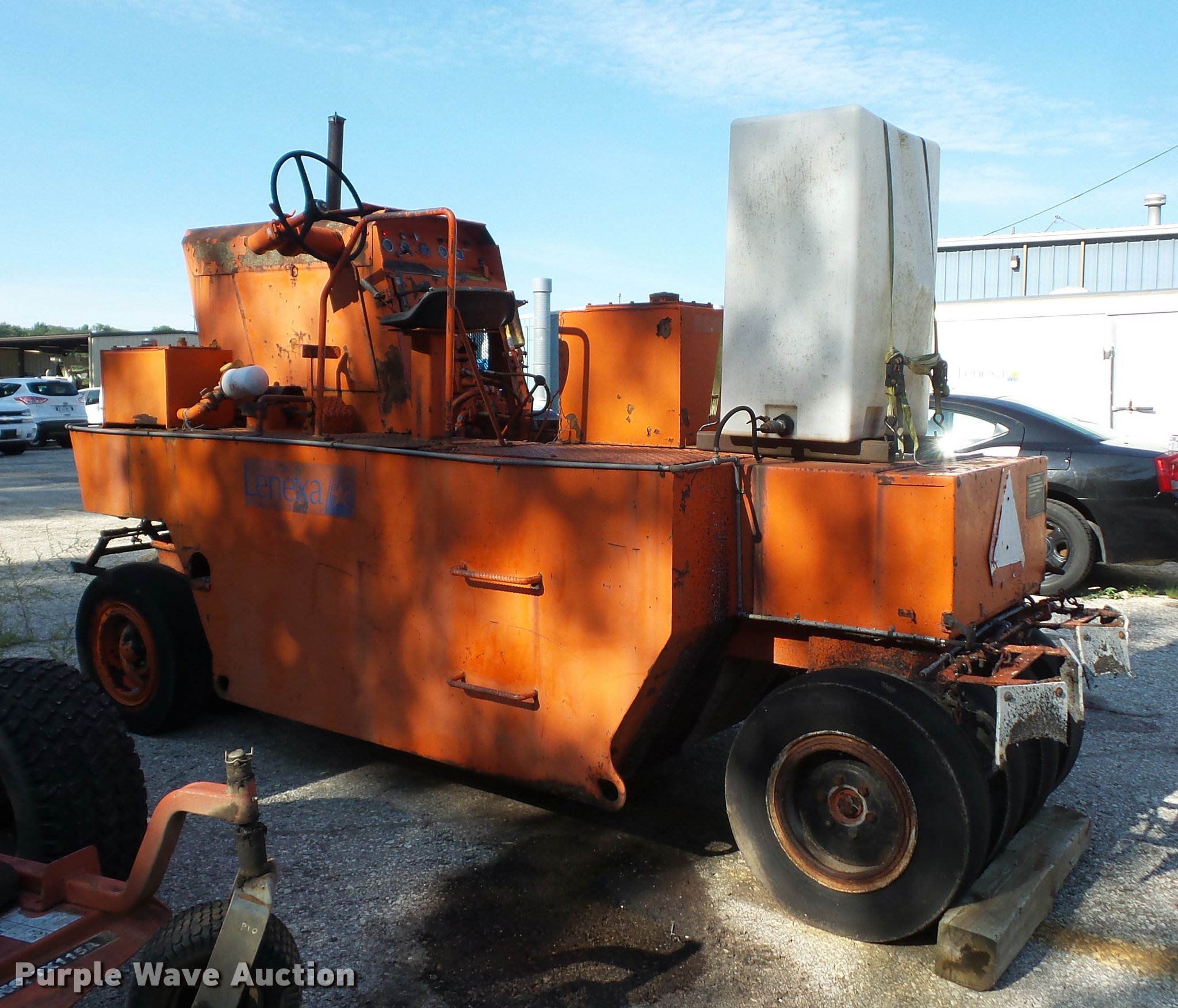 Ferguson pneumatic roller in Lenexa, KS | Item DD1597 sold | Purple Wave