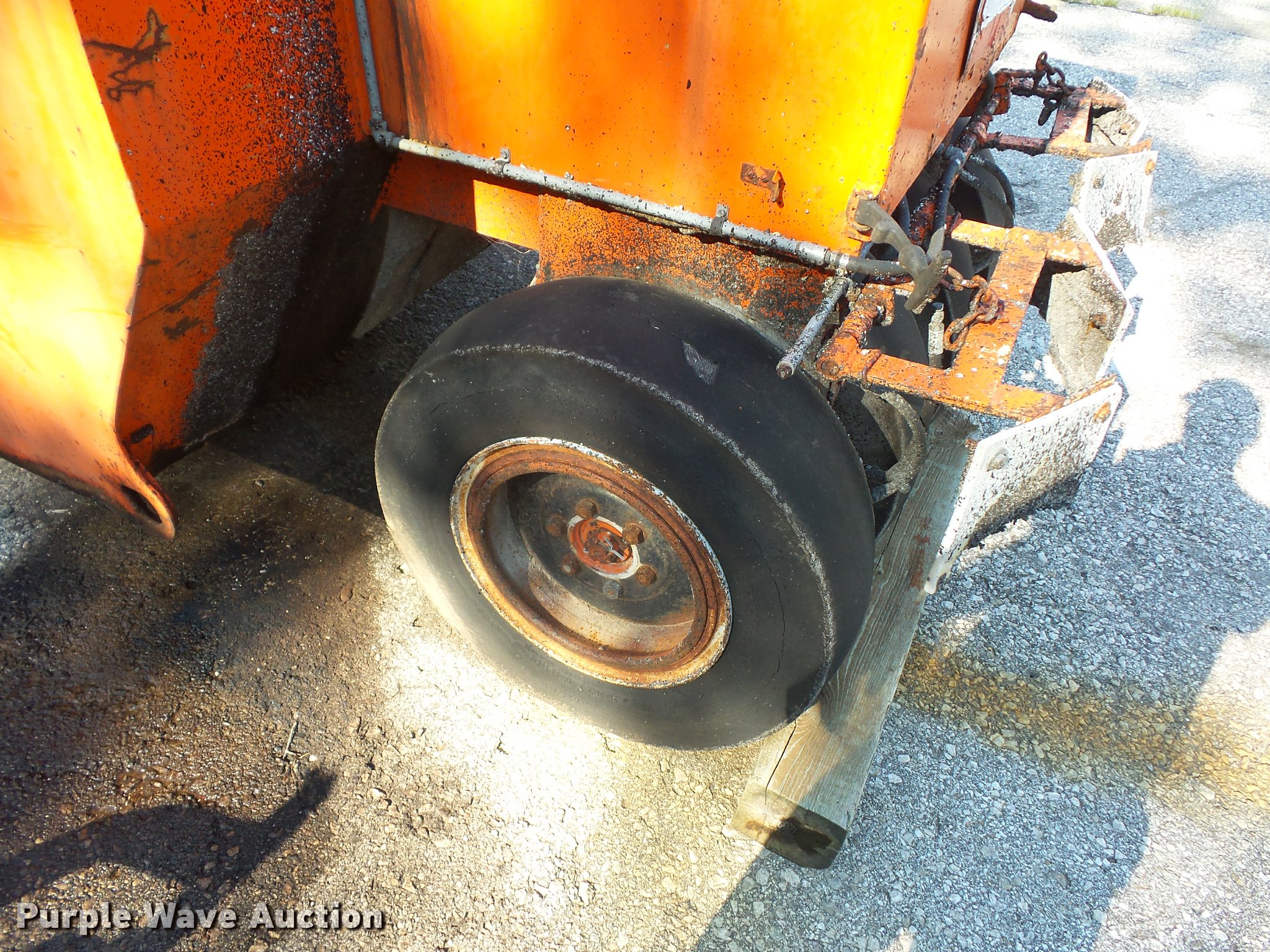 Ferguson pneumatic roller in Lenexa, KS | Item DD1597 sold | Purple Wave