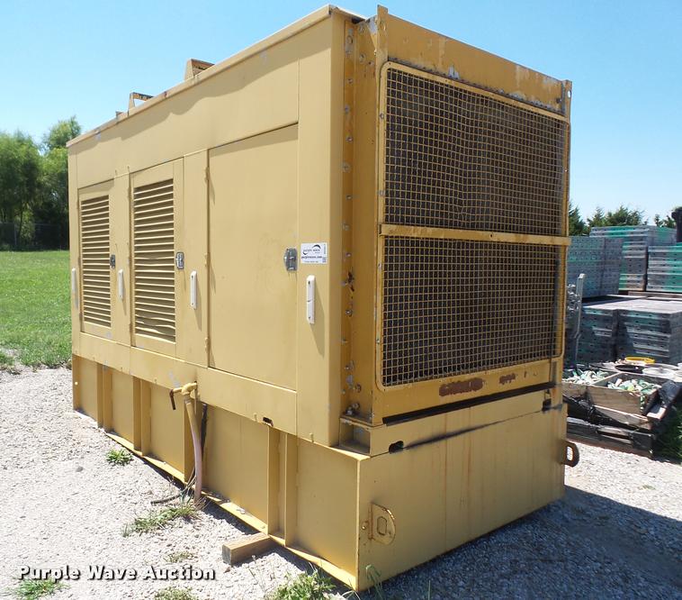 Magnamax 741RSL404A generator in Spring Hill, KS | Item DC5417 sold ...