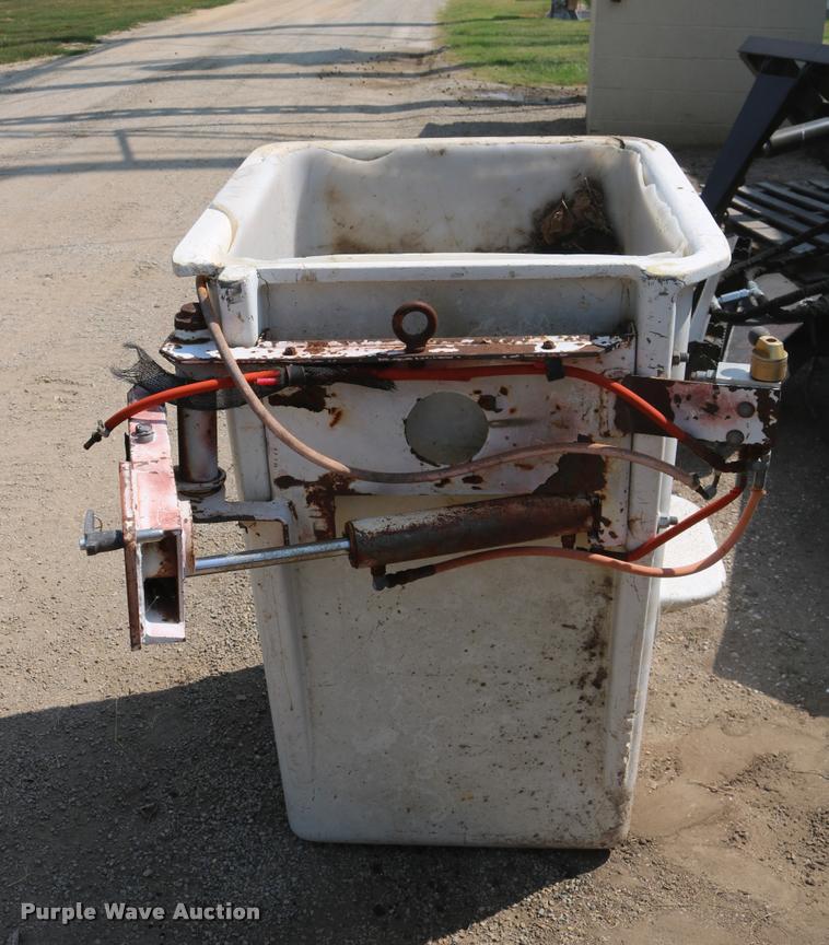 Altec one man bucket in Glasco, KS | Item DW9775 sold | Purple Wave