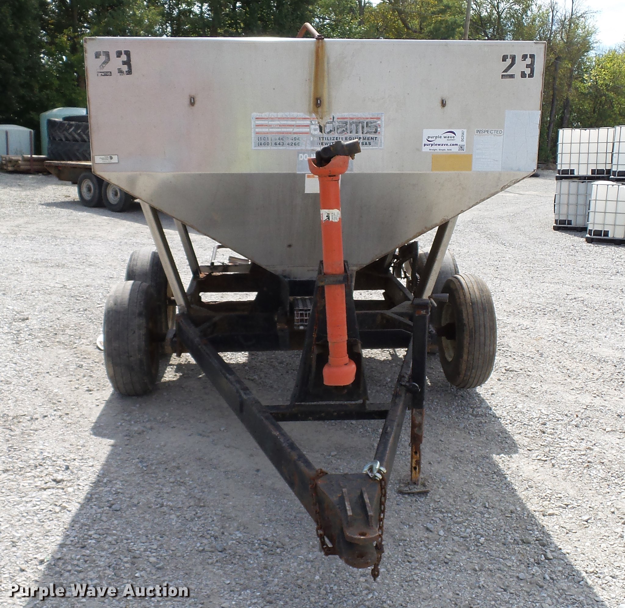 Adams fertilizer spreader in Lebanon, KY | Item DC2567 sold | Purple Wave