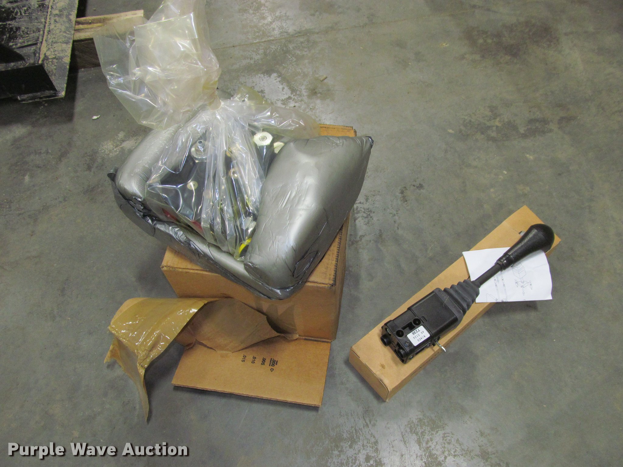 Massey-Ferguson L210 loader assembly in Dubuque, IA | Item DC4852 for ...