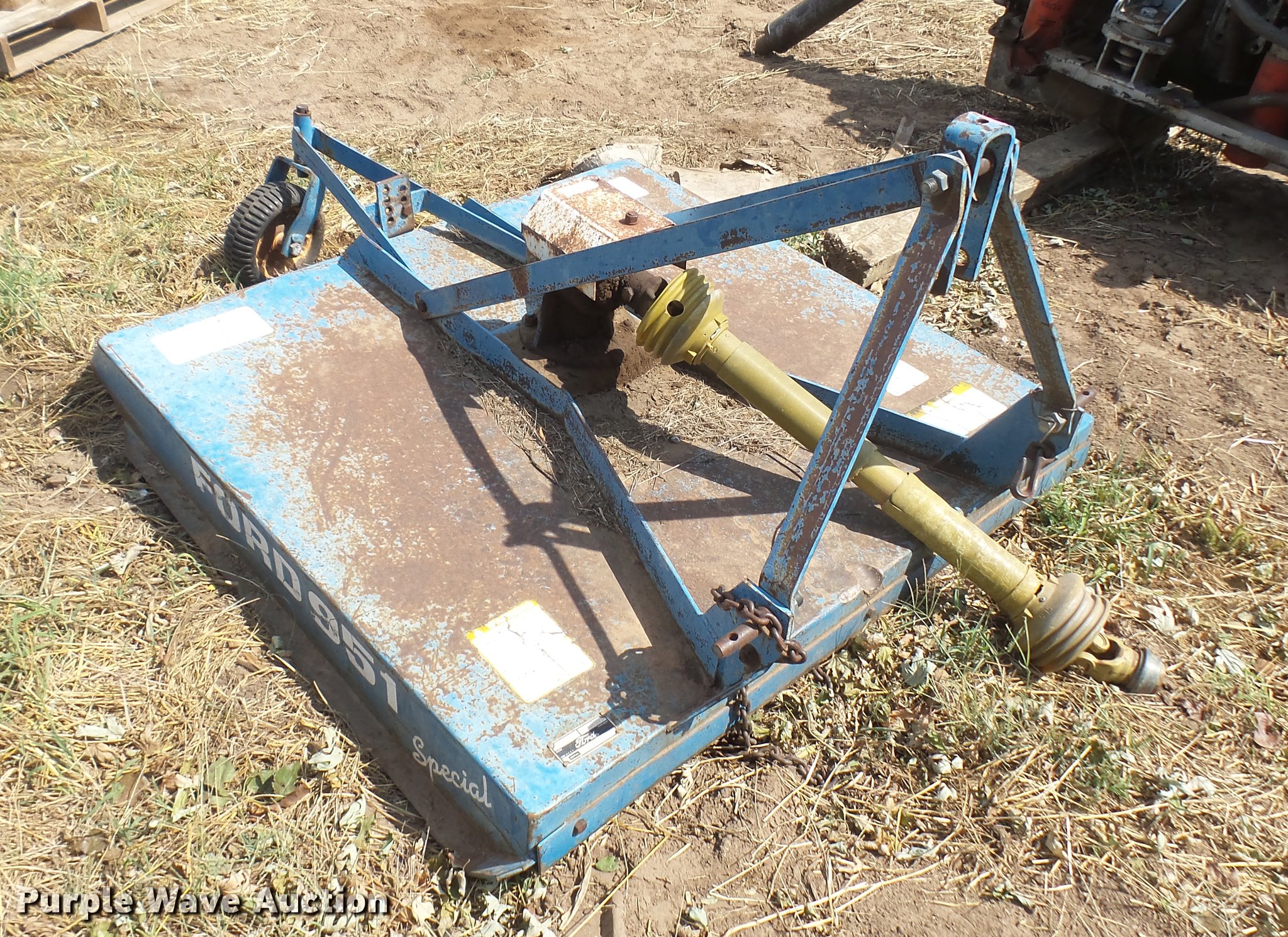 Ford 951 rotary mower in Mt. Hope, KS | Item EB9189 sold | Purple Wave