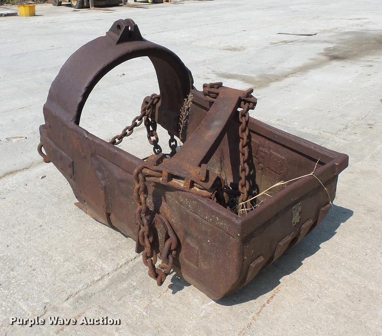 Drag bucket in Liberty, MO | Item DD2060 sold | Purple Wave