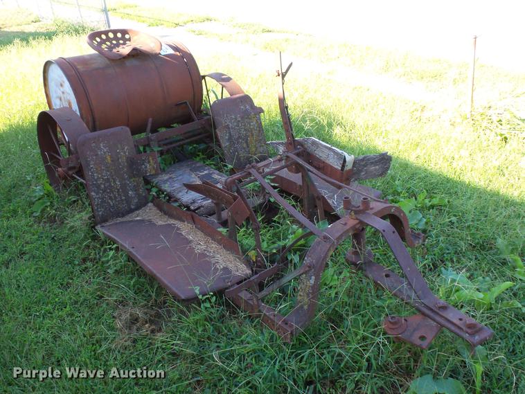 New Idea 1205 tobacco planter in Kansas City, MO | Item DD2085 sold ...