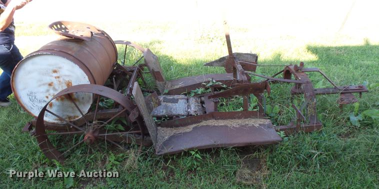 New Idea 1205 tobacco planter in Kansas City, MO | Item DD2085 sold ...