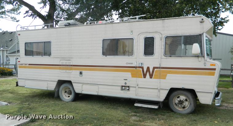 1976 Winnebago Cheftain RV in Goodland, KS | Item DB1141 sold | Purple Wave