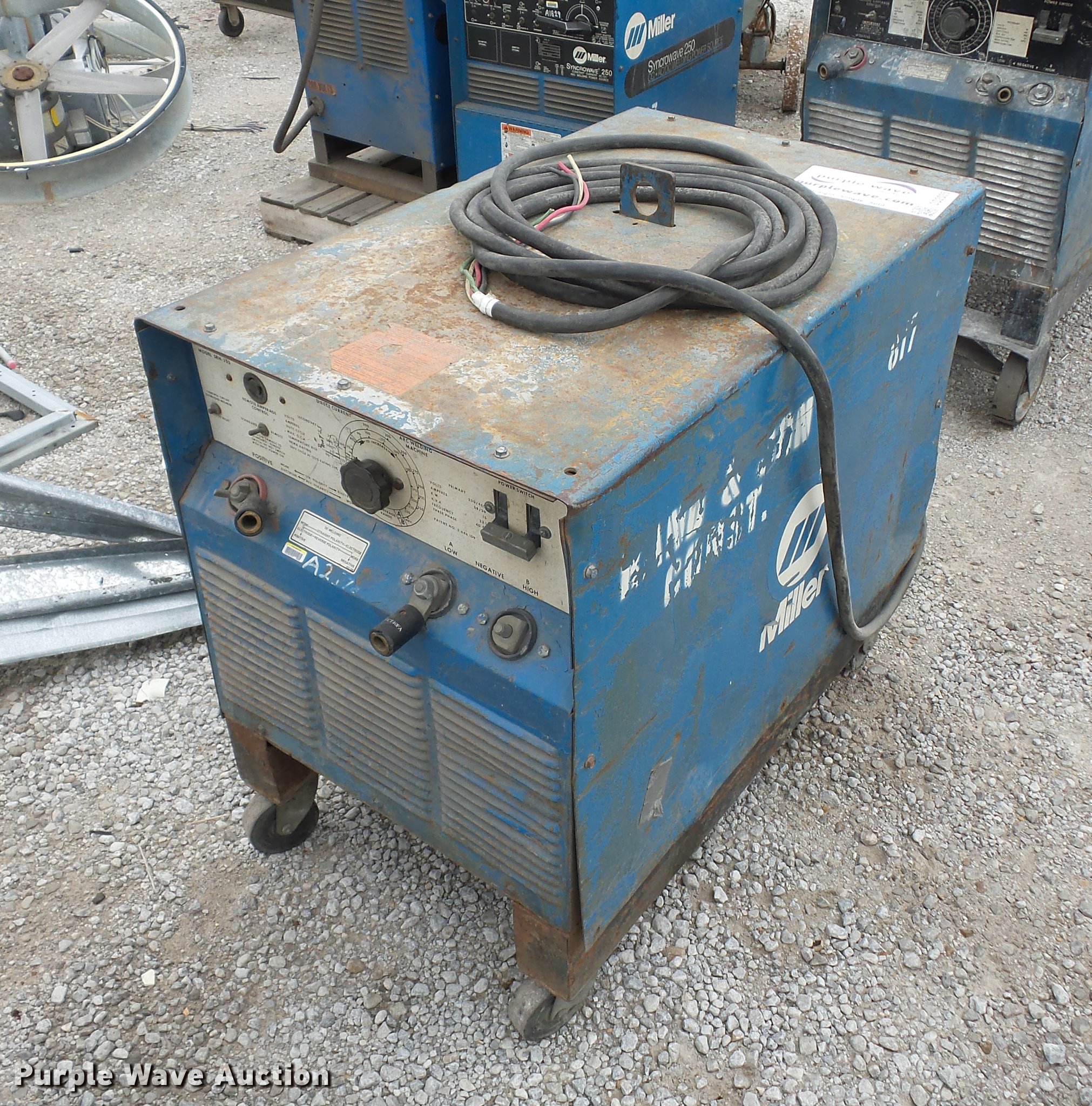 Miller SRH-333 welder in Kansas City, MO | Item DD2025 sold | Purple Wave
