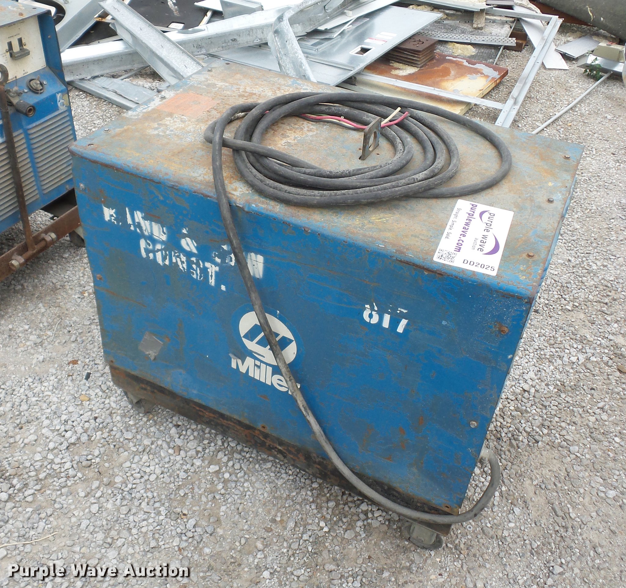 Miller SRH-333 welder in Kansas City, MO | Item DD2025 sold | Purple Wave