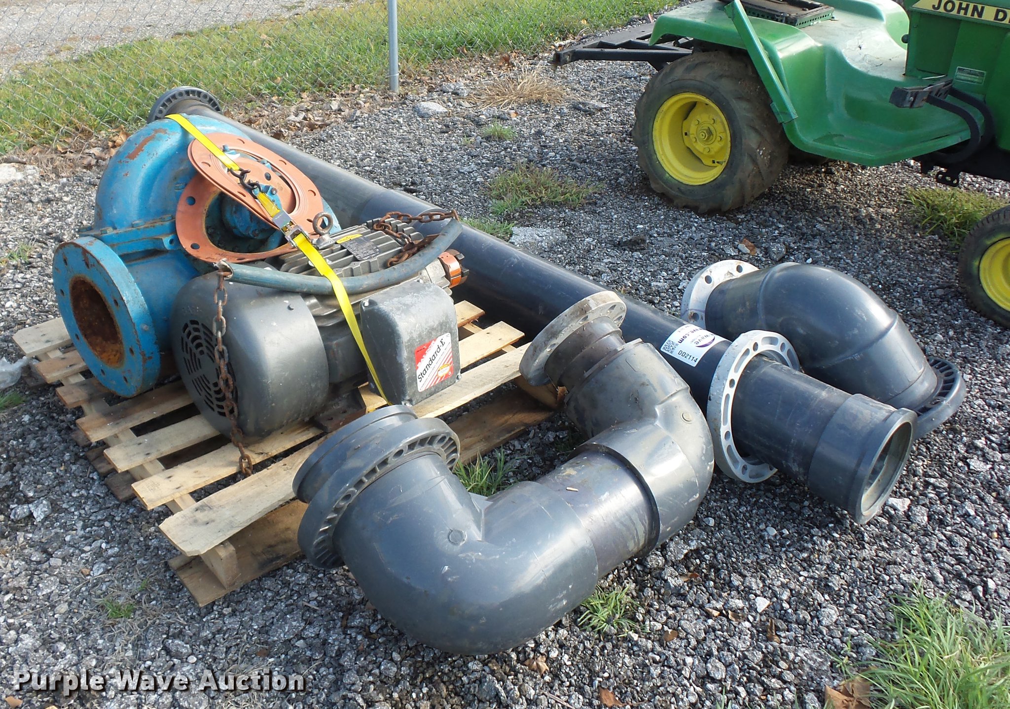 Paco water pump in Nevada, MO | Item DD2114 sold | Purple Wave