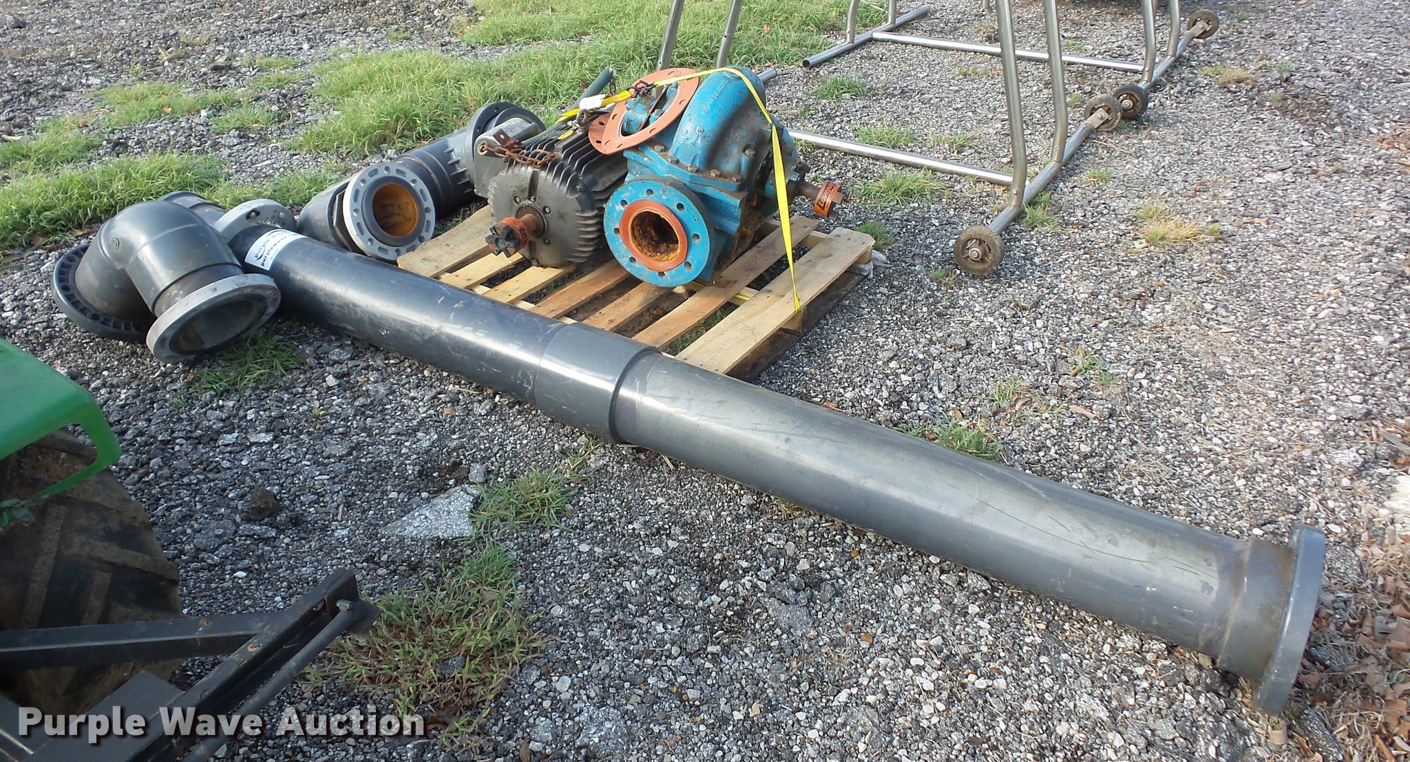 Paco water pump in Nevada, MO | Item DD2114 sold | Purple Wave