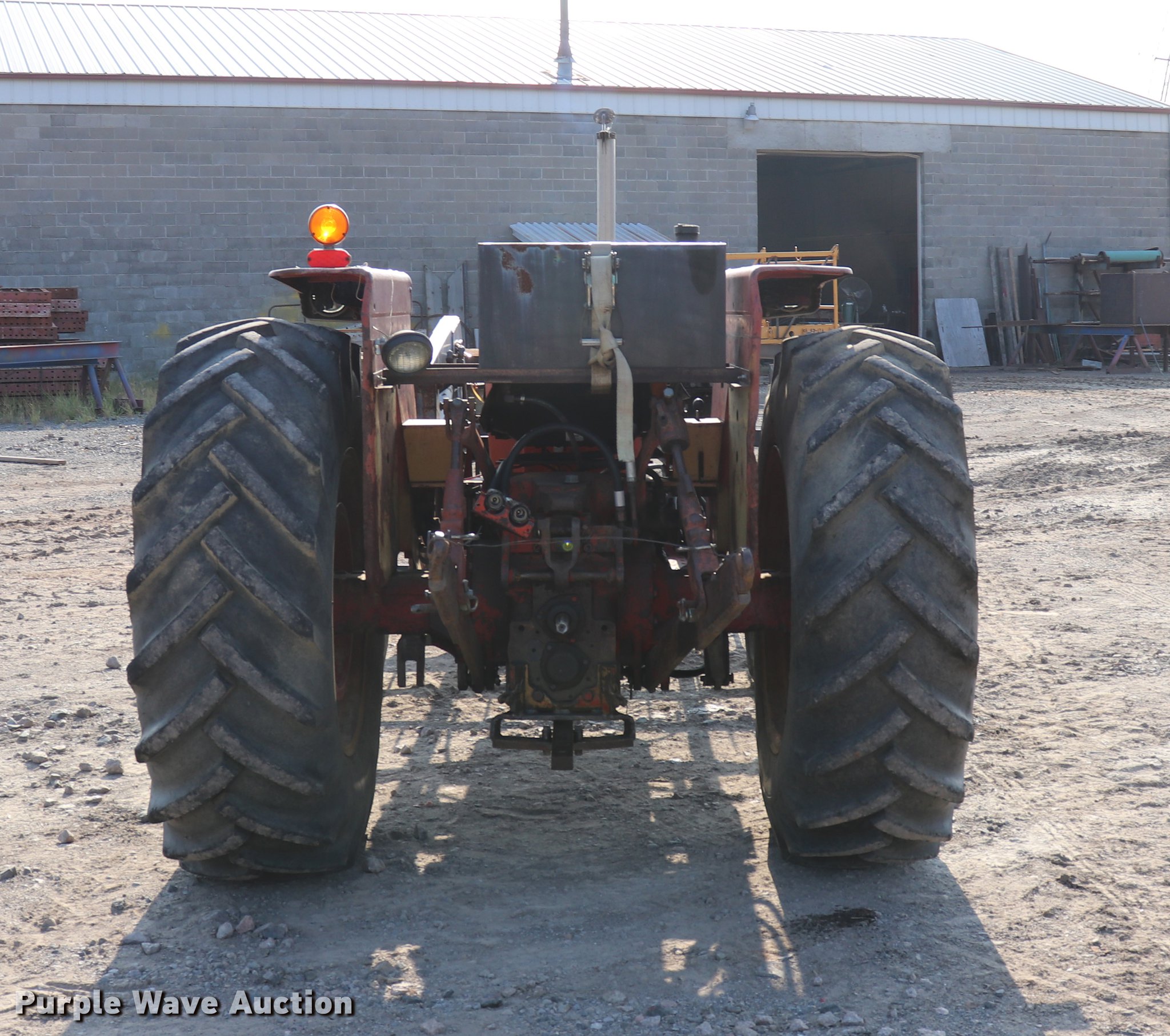 International 674 tractor in Muskogee, OK | Item ED9521 sold | Purple Wave