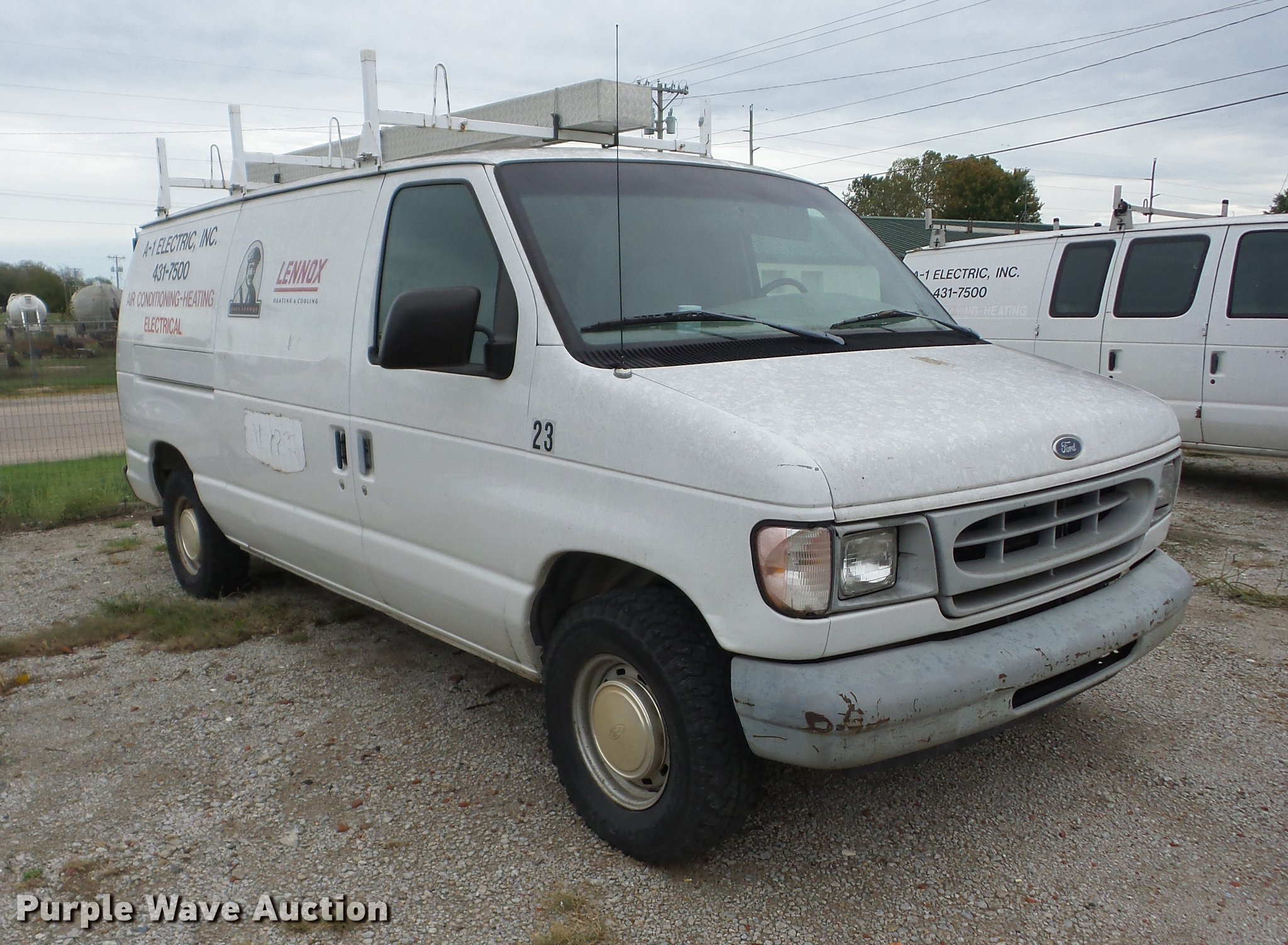 1998 Ford Econoline E150 van in Chanute, KS | Item K6375 sold | Purple Wave