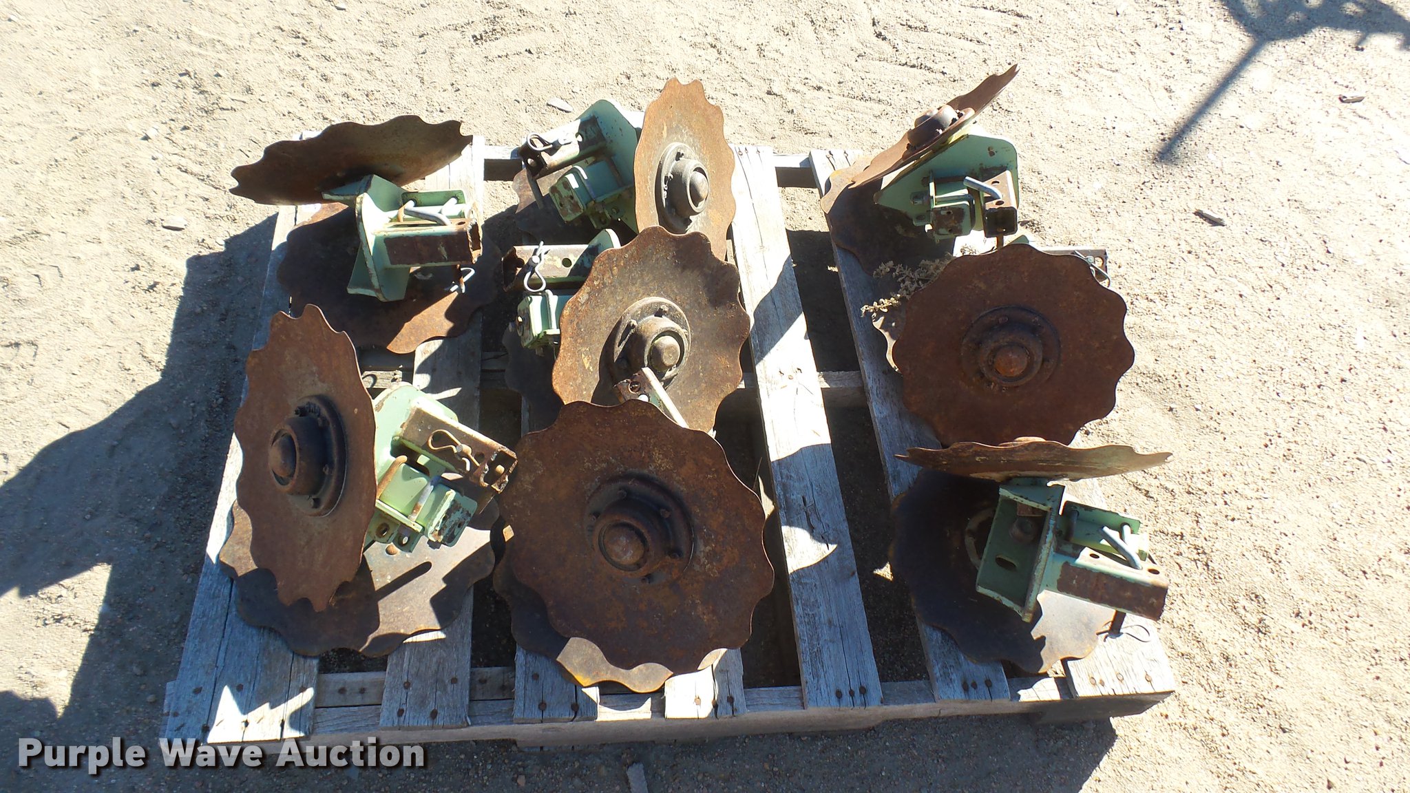 (8) sets of double disk coulters in Kinsley, KS | Item DV9076 sold ...