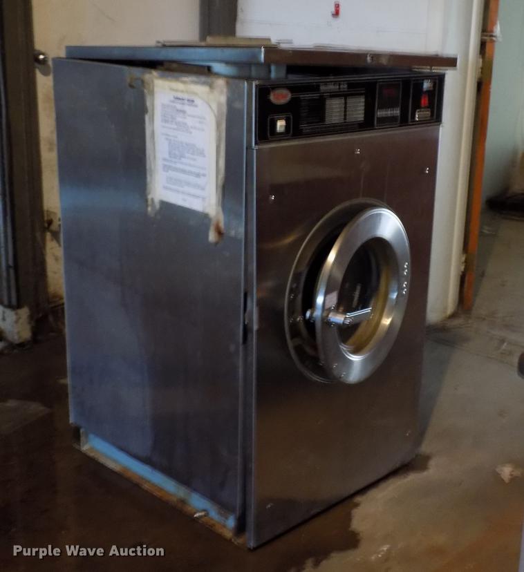 Unimat 24 washing machine in Muscatine, IA | Item DC4825 sold | Purple Wave