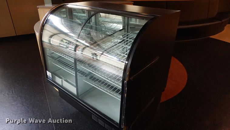 Refrigerator display case in Overland Park, KS | Item DS9400 sold ...
