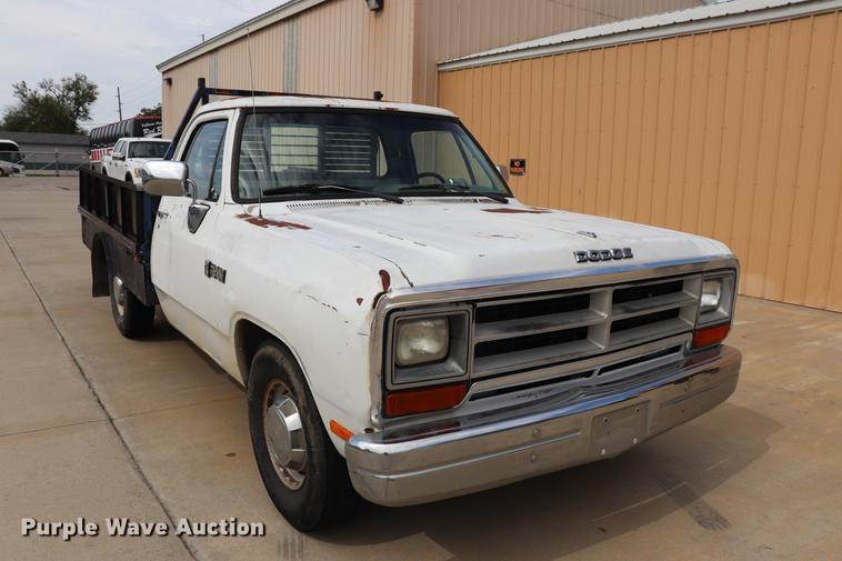 1989 Dodge D350 flatbed pickup truck in Coffeyville, KS | Item ED9606 ...
