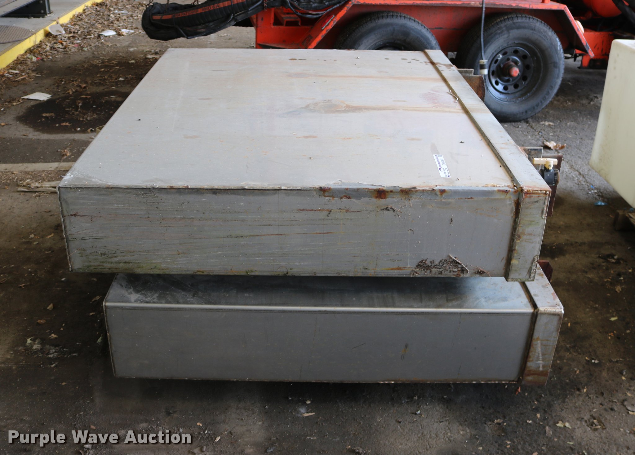 Stainless steel calcium tank in Overland Park, KS | Item DW9807 sold ...