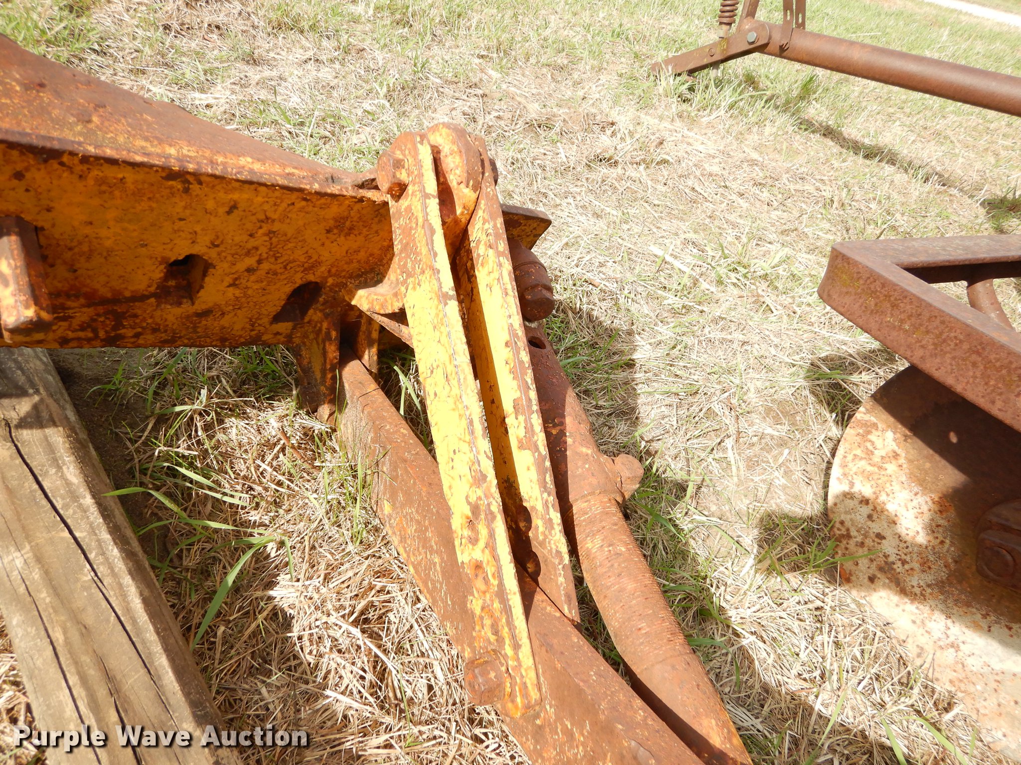 Caterpillar front mounted scarifier in Junction City, KS | Item EE9114 ...