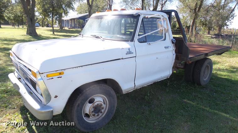 1977 Ford F350 flatbed pickup truck in Sedgwick, KS | Item DV9038 sold ...
