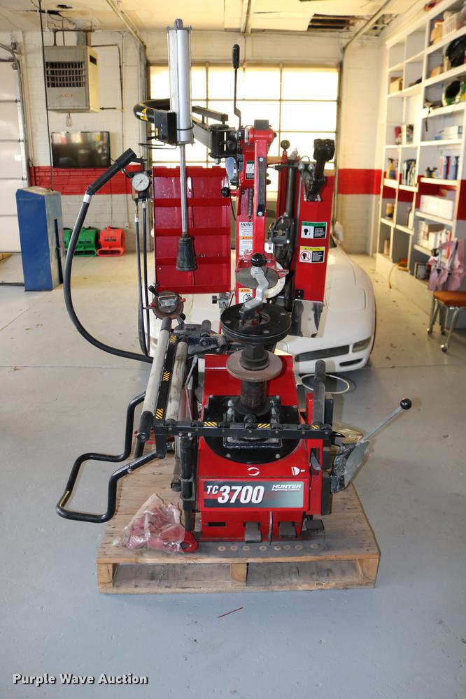 2009 Hunter TC3710E tire changer in Plainville, KS | Item EE9843 sold ...