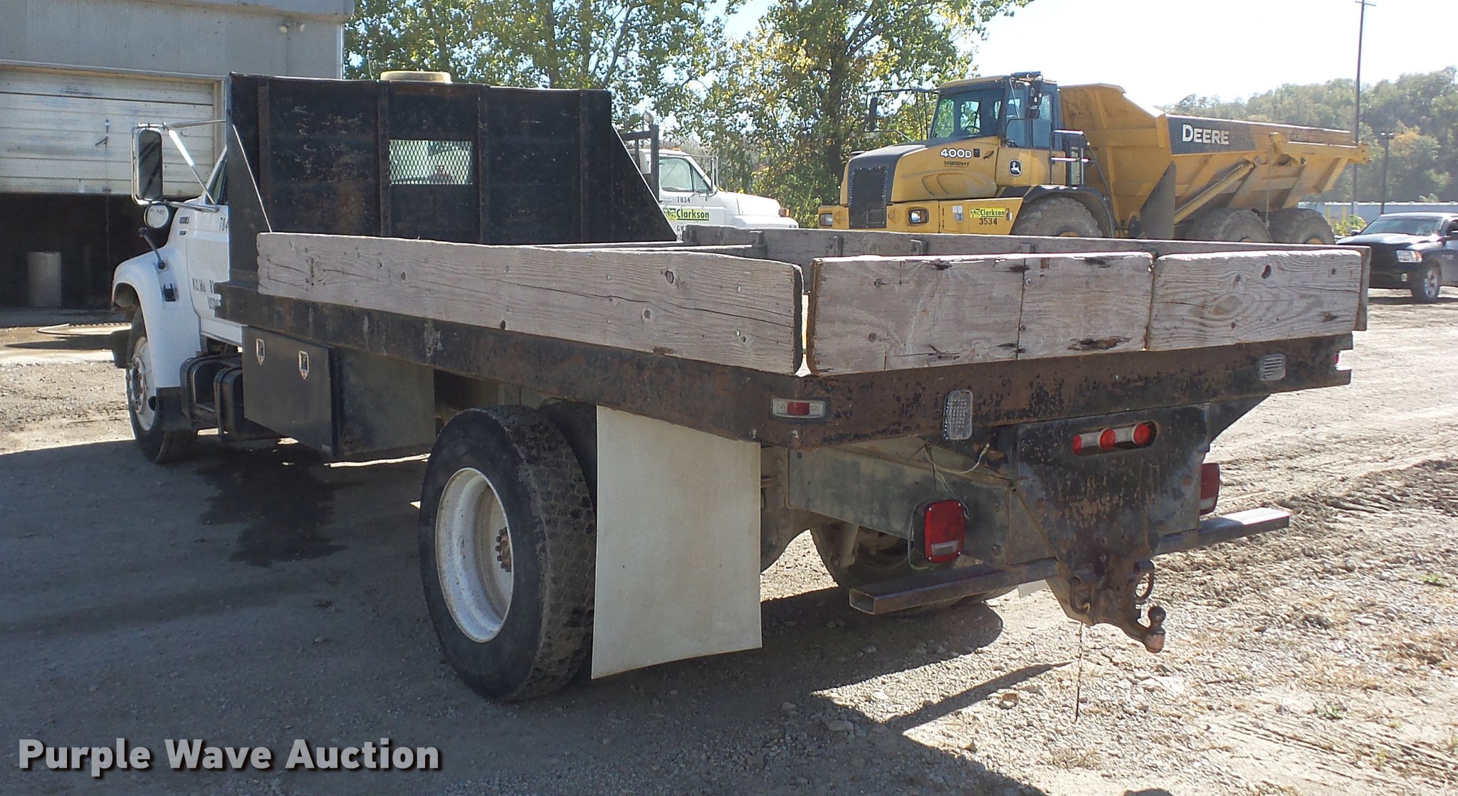 1996 Ford F800 flatbed truck in Kansas City, MO | Item DD9500 sold ...