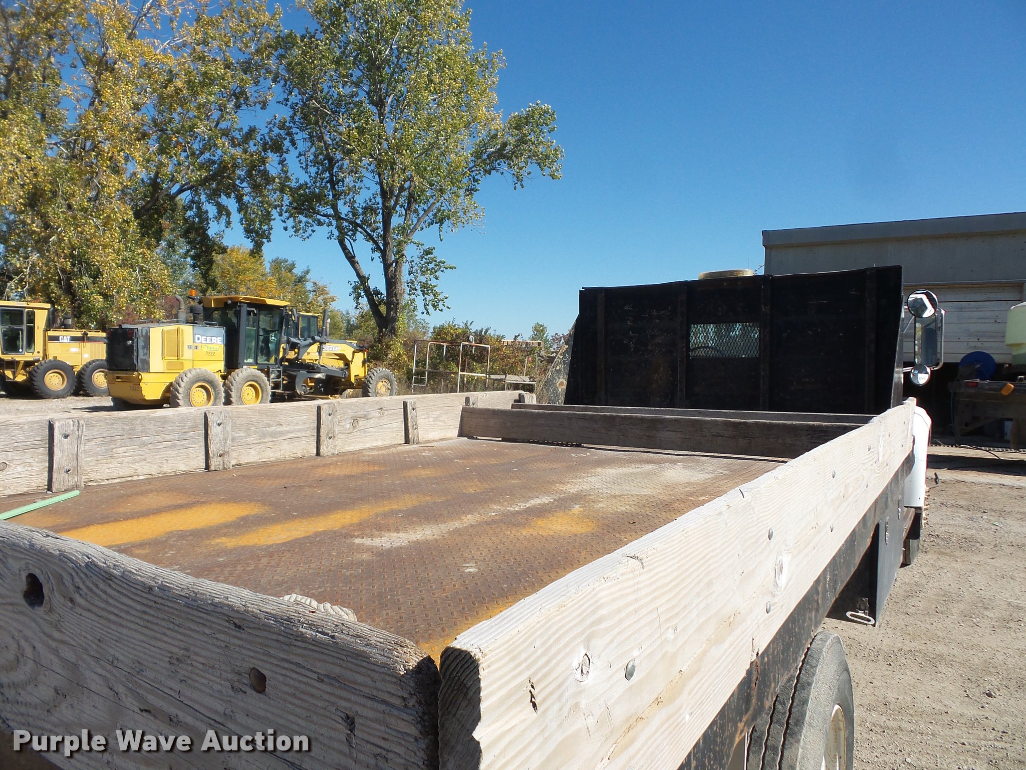 1996 Ford F800 flatbed truck in Kansas City, MO | Item DD9500 sold ...