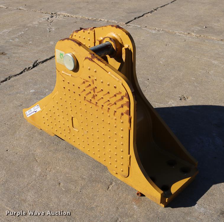 Dozer draw bar in Olathe, KS | Item EE9797 sold | Purple Wave