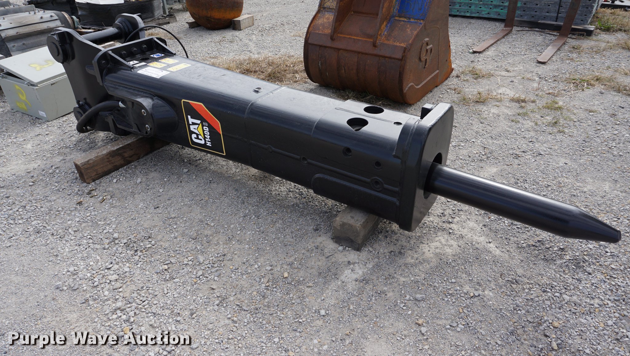 Caterpillar H140DS hydraulic breaker in Spring Hill, KS | Item DA1339 ...