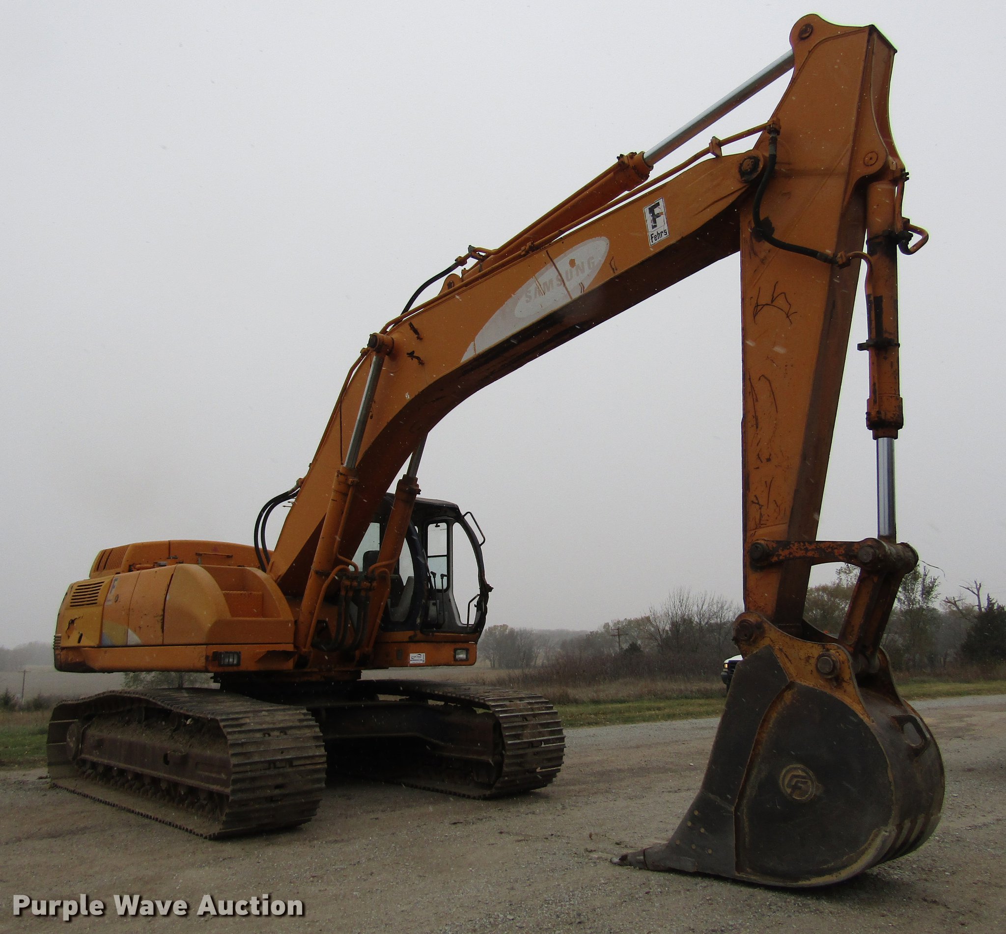 1995 Samsung SE350LC-2 excavator in Beatrice, NE | Item DA3230 sold ...