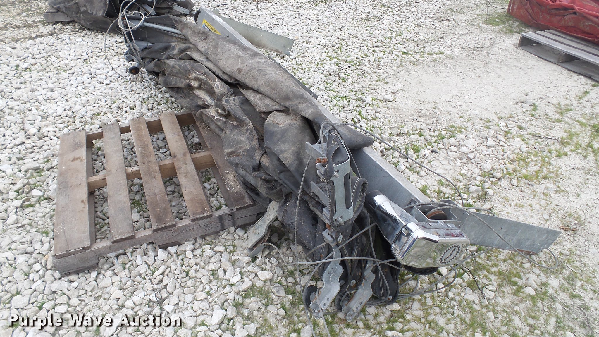 Shurco Shur-Trak II mesh trailer tarp in Beardstown, IL | Item DC2507 ...