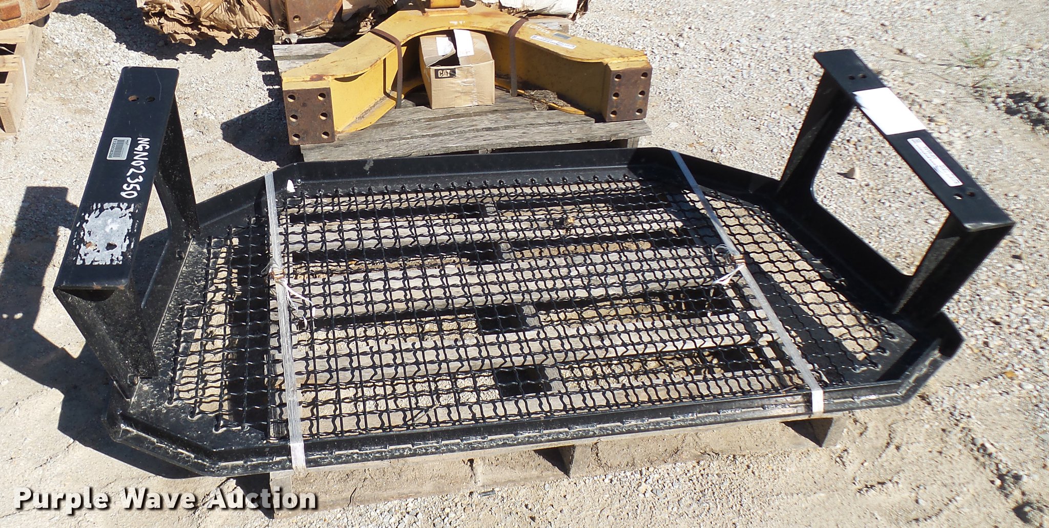 Caterpillar D6T dozer rear screen in Kansas City, MO | Item DP9645 sold ...