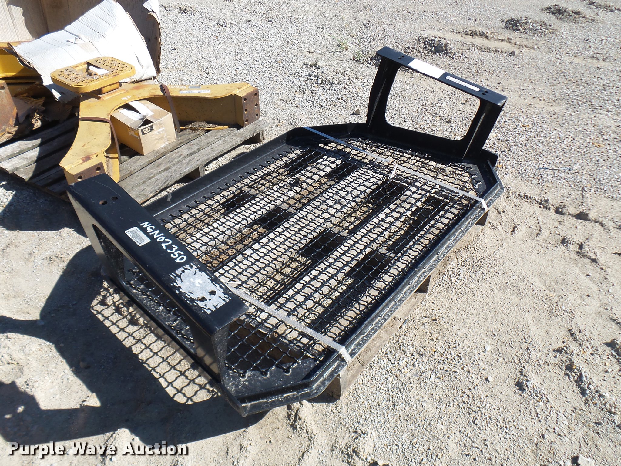 Caterpillar D6T dozer rear screen in Kansas City, MO | Item DP9645 sold ...