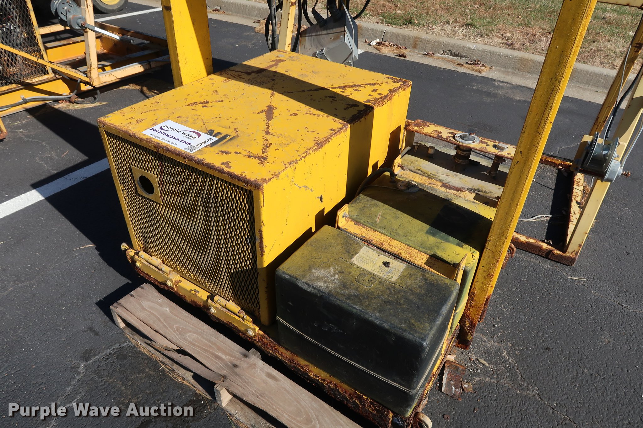 Arrow board in Lee's Summit, MO | Item DA6529 sold | Purple Wave