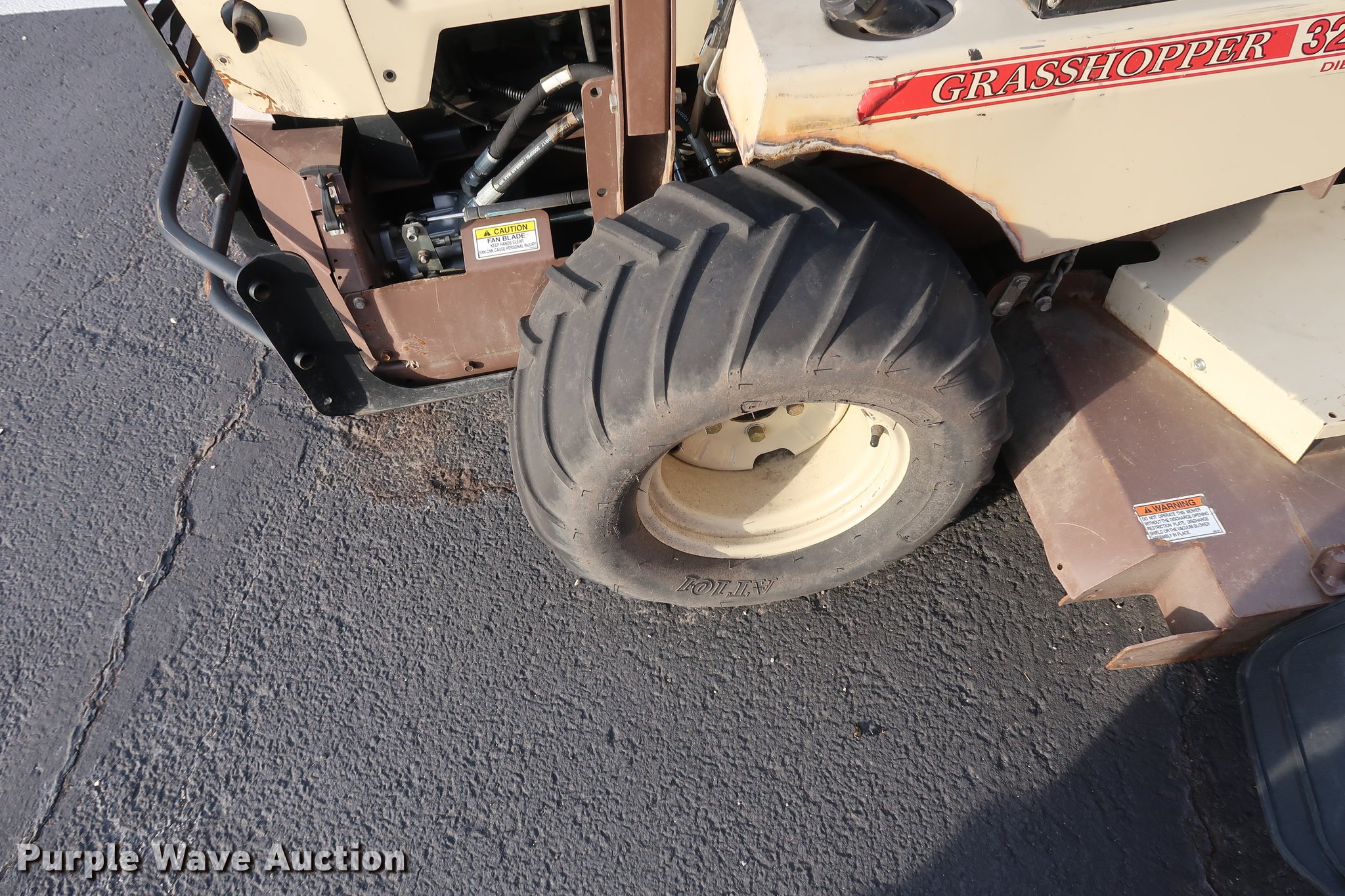 Grasshopper 325D ZTR lawn mower in Lee's Summit, MO | Item DA6551 sold ...