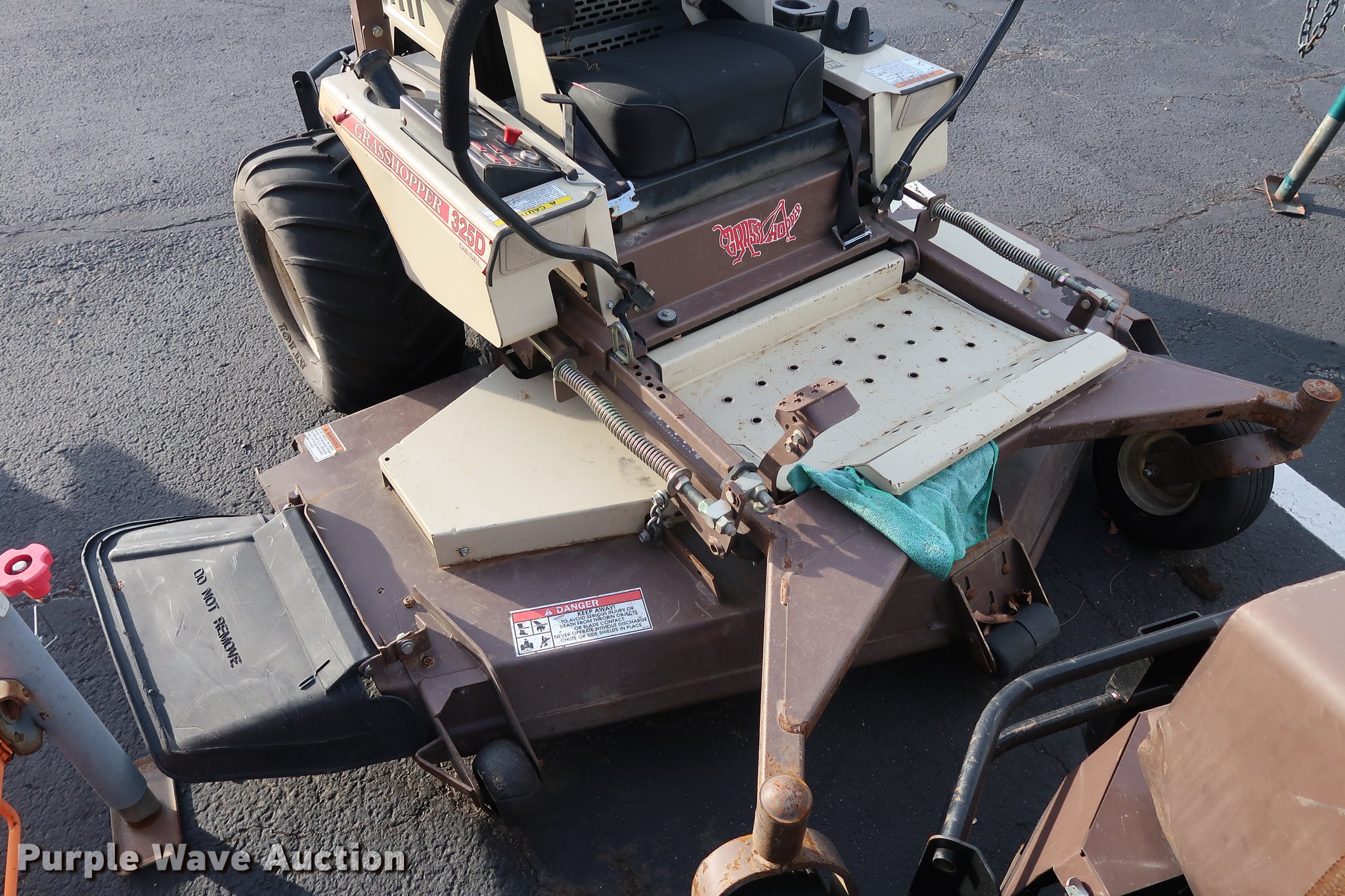 Grasshopper 325D ZTR lawn mower in Lee's Summit, MO | Item DA6551 sold ...