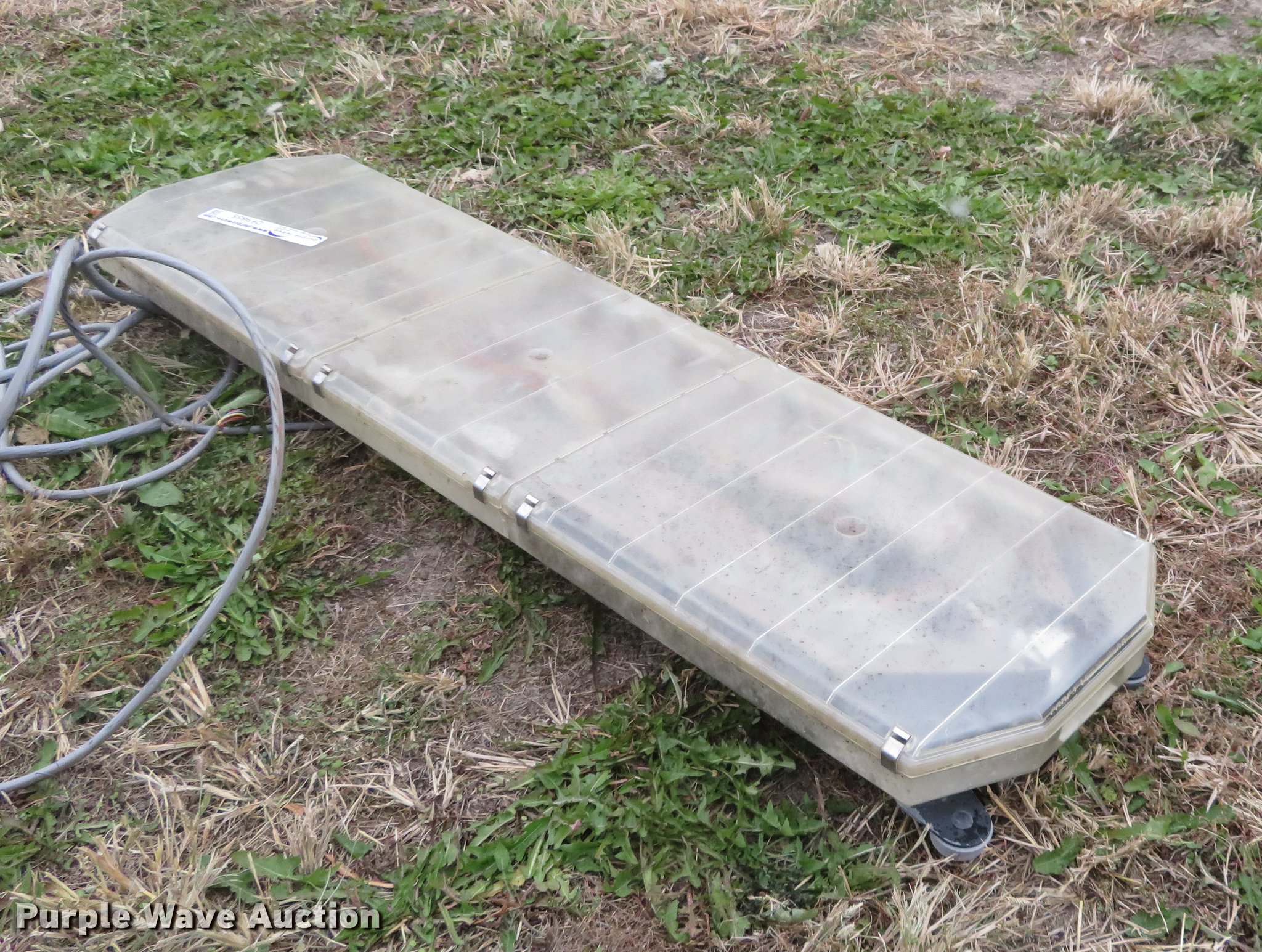 Code 3 X2100 light bar in Marion, KS | Item DF9855 sold | Purple Wave