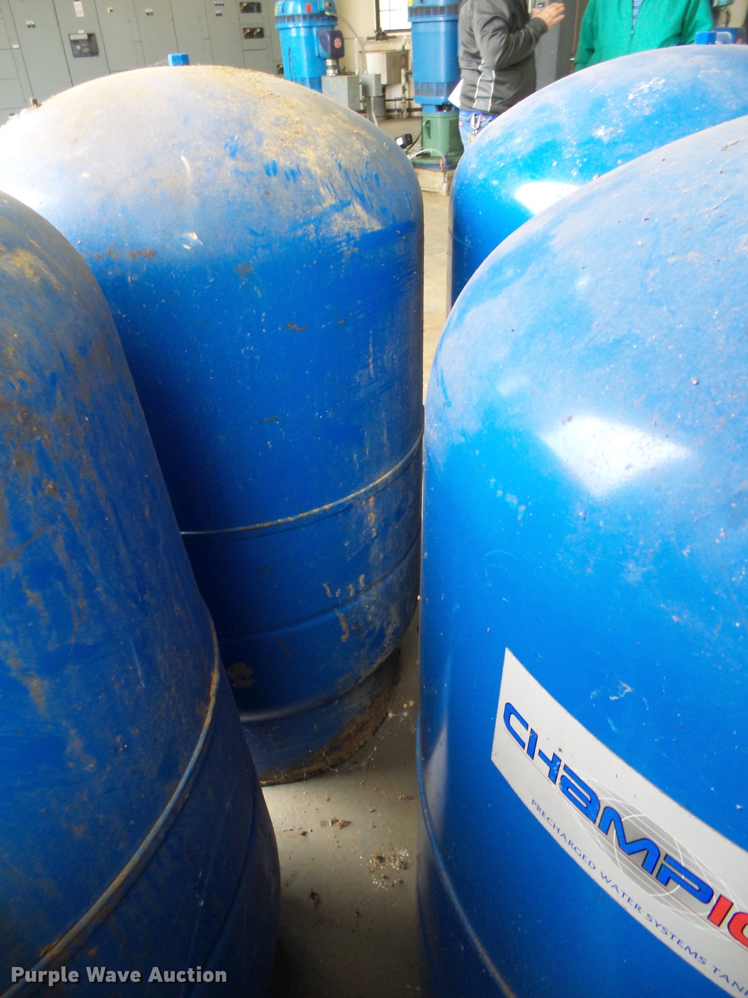 (4) Champion pressurized tanks in Branson, MO | Item ED9709 sold ...