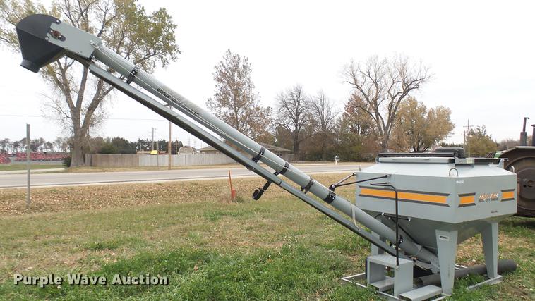CrustBuster 65BU seed tender in Lyons, KS | Item ED9072 sold | Purple Wave